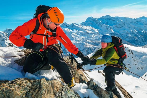 Aufstiegshilfe | 4/2023 | Fonds & Versicherungen | Magazin | FONDS ...