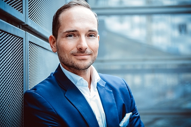 Erfolg mit Zielgruppe: Ex-Polizist berät als Makler frühere Kollegen ...