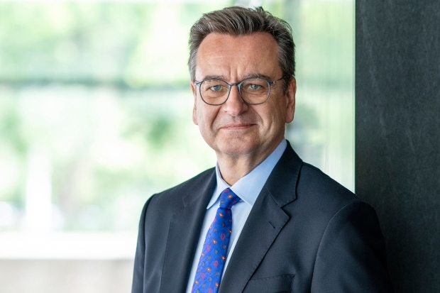 Munich-Re-Chef schimpft auf Bürokratie: "Bringt nur Ärger ...